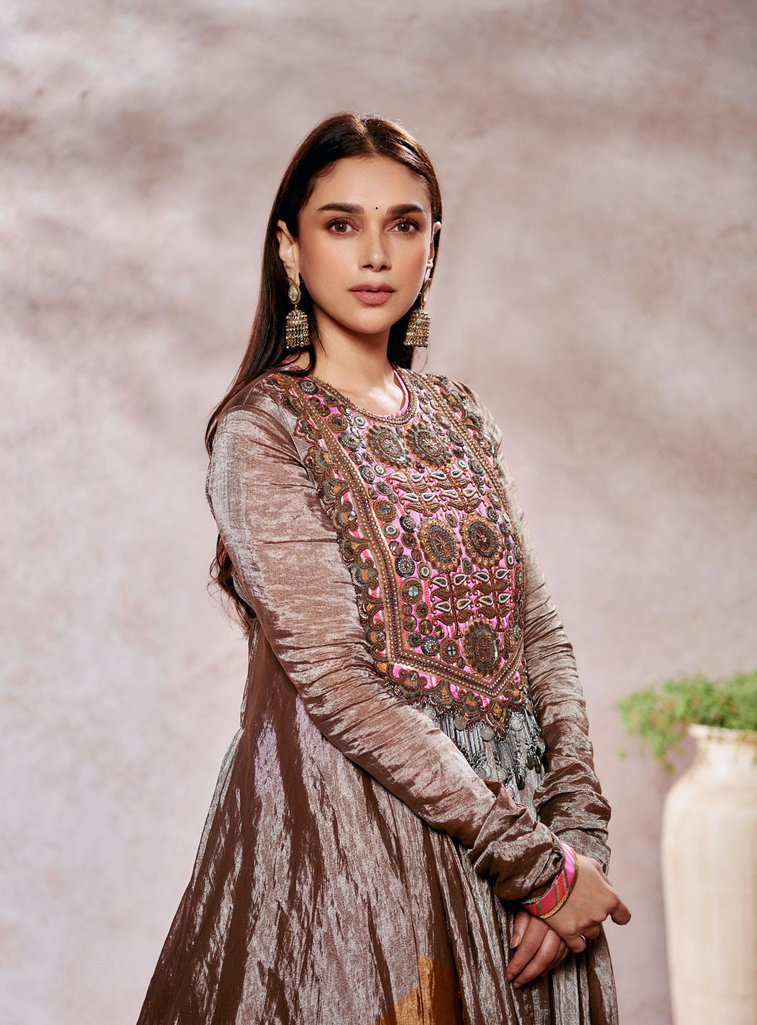 Aditi Rao Hydari Religion, Wikipedia, Husband, Age, Father, Instagram ...